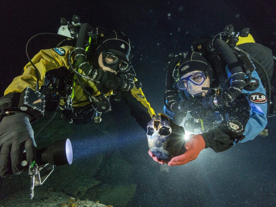 25 Things Actually Found Underwater By Deep-Sea Divers