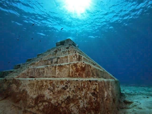 25 Things Actually Found Underwater By Deep-Sea Divers