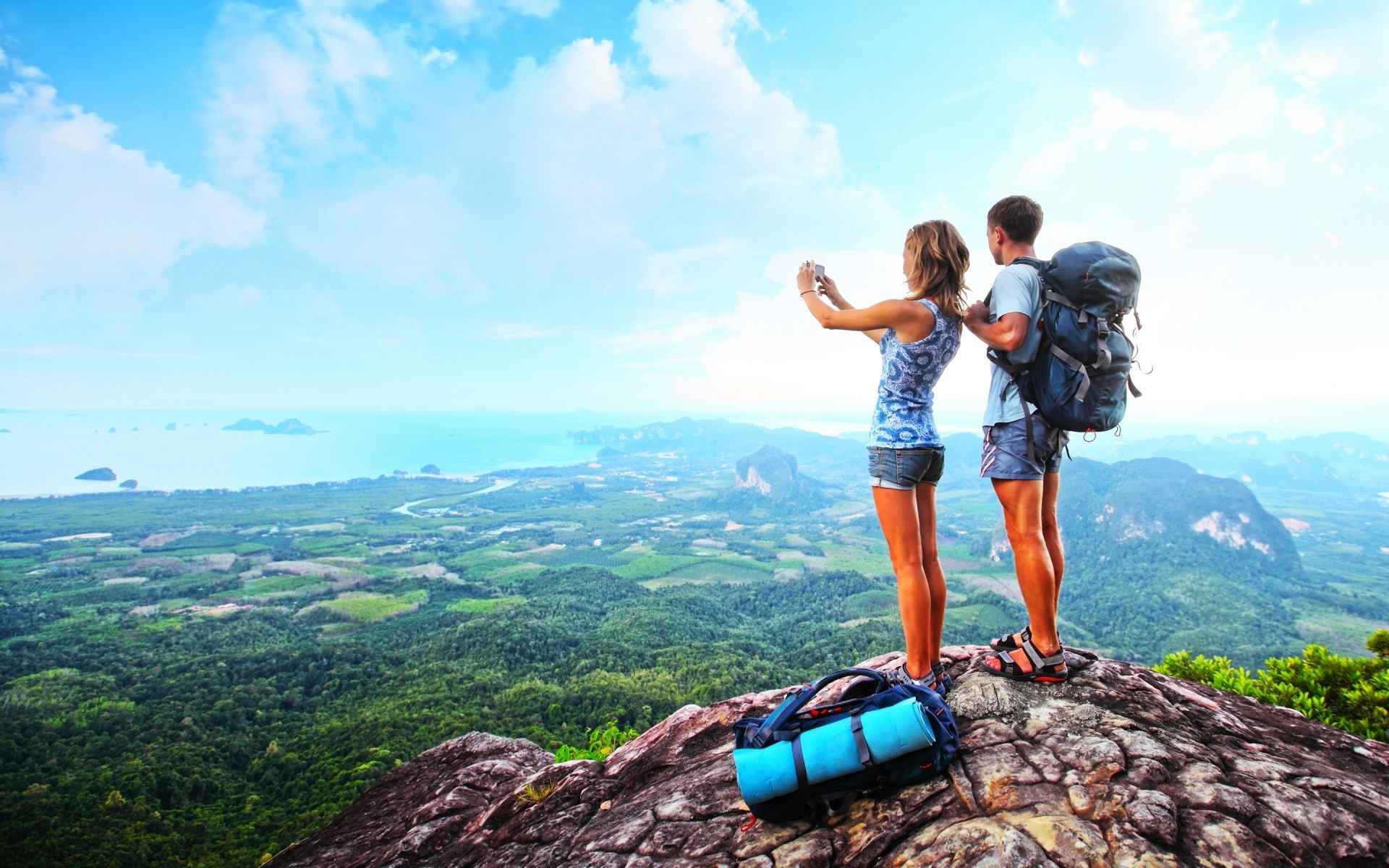 24 Things About Traveling That Make A Whole Lot Of Sense (But We Never ...