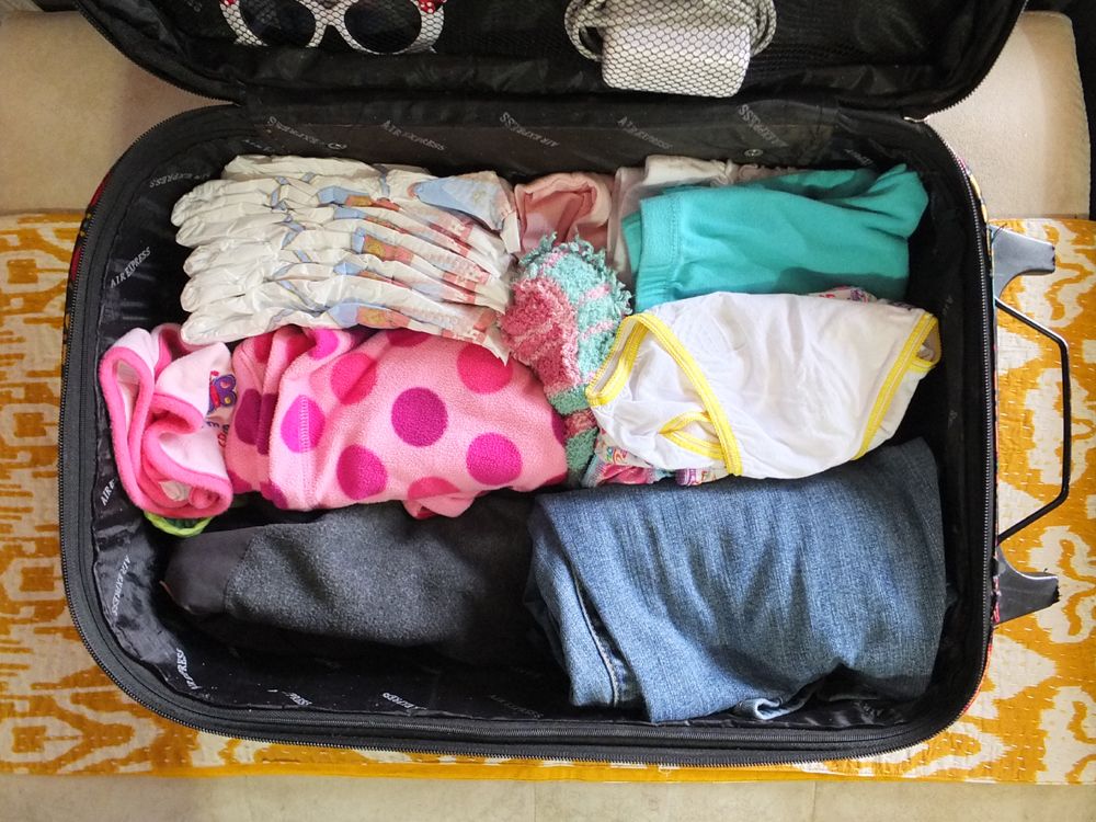 5 Things No Mom Should Consider Packing In Her Carry On (10 She'll Be ...