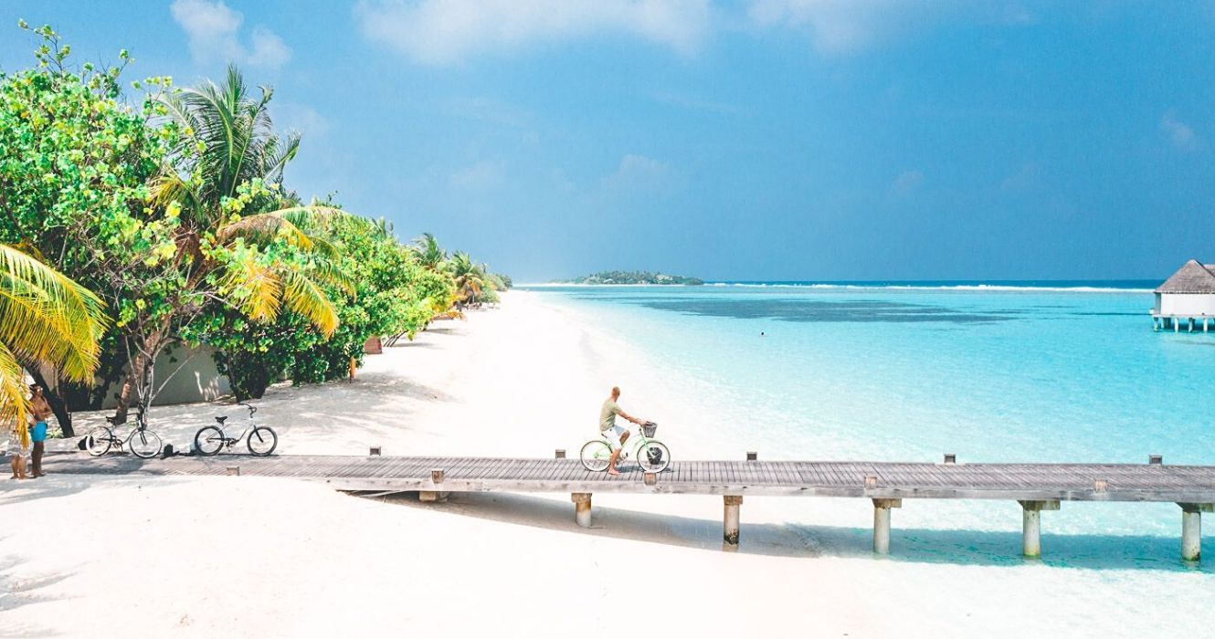 A Travel Guide To The Maldives: Tourists Should Plan Their Trip Around ...