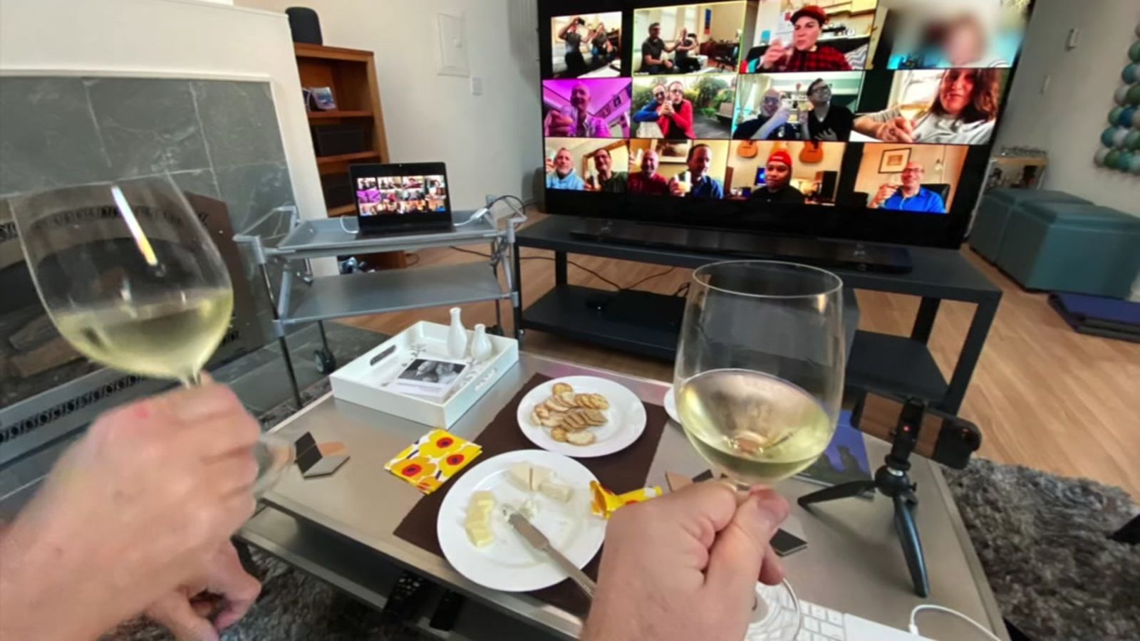 Tips For Having A Good (Socially-Distant) Thanksgiving This Year