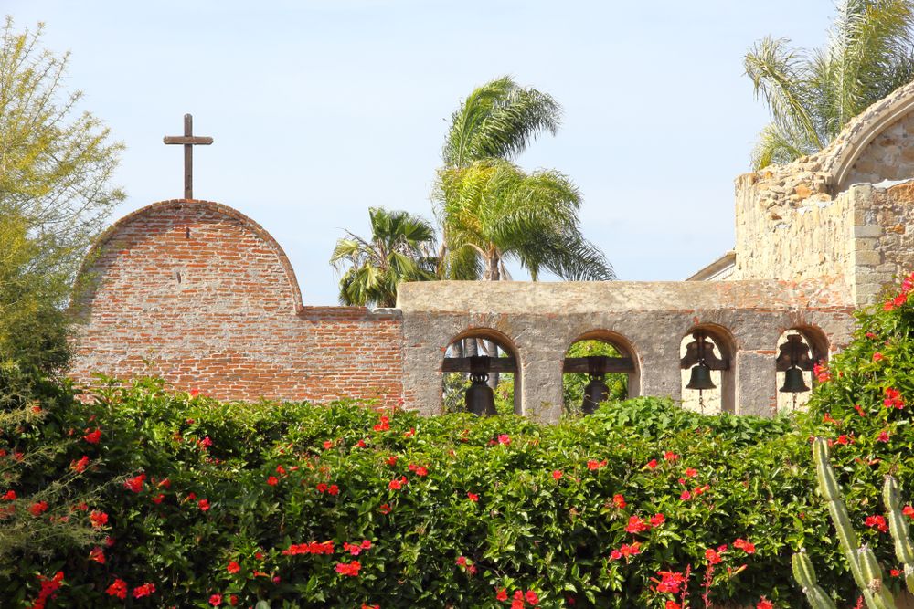 This Old Spanish Mission Is Reputed To Be The Oldest Building Still In ...