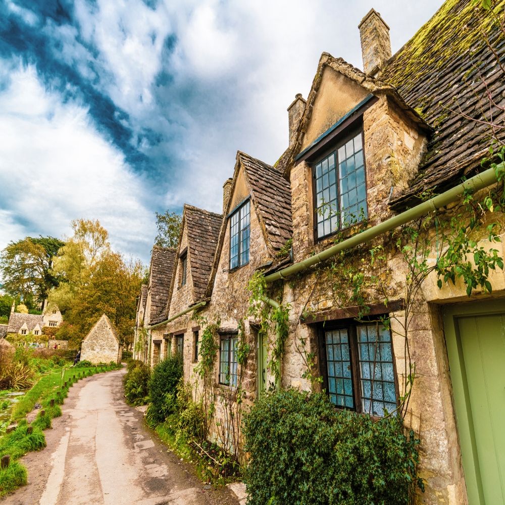 10 Prettiest Villages In The Cotswolds (And What To See There)
