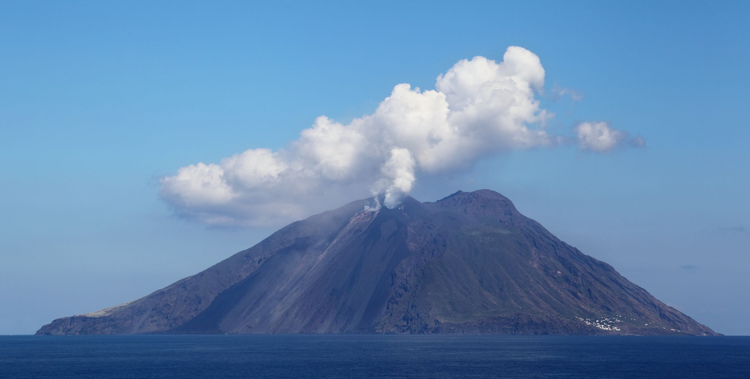 10 Best Spots In The World To See Volcanoes
