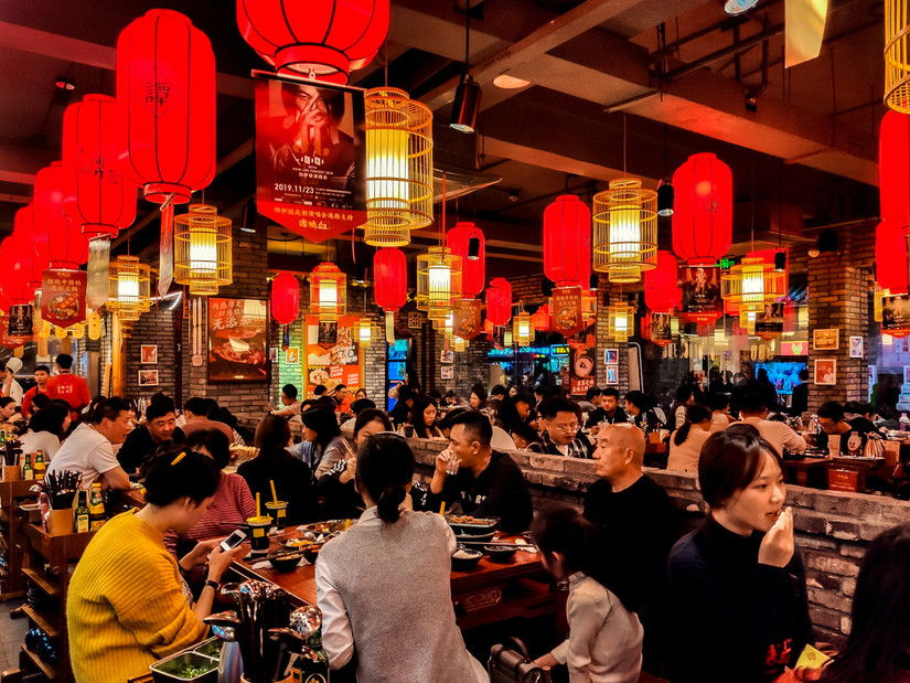 12 Dining Rules To Obey When Eating Around The World