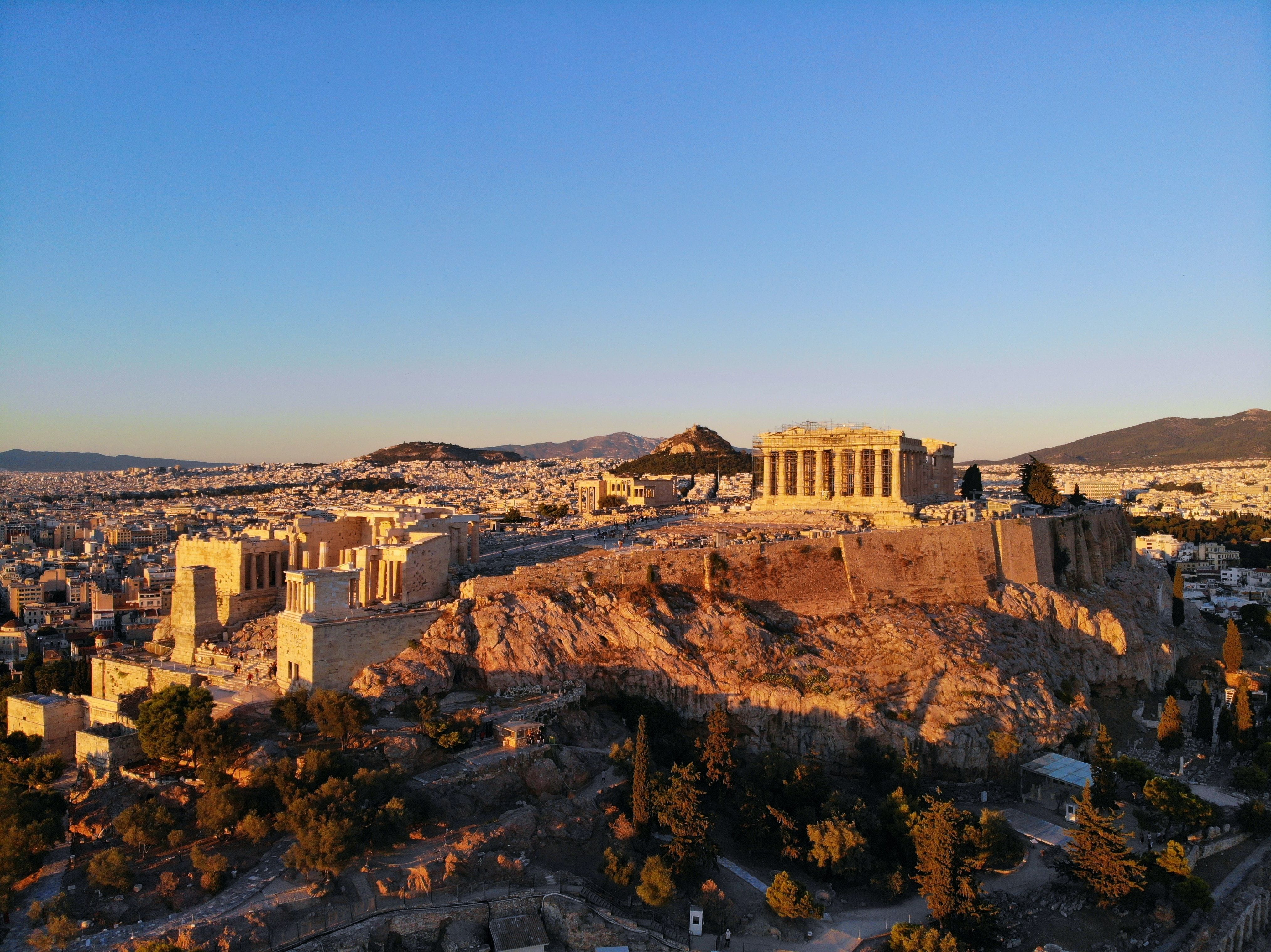 10 Athens Hotels That Are Right Nearby The Acropolis