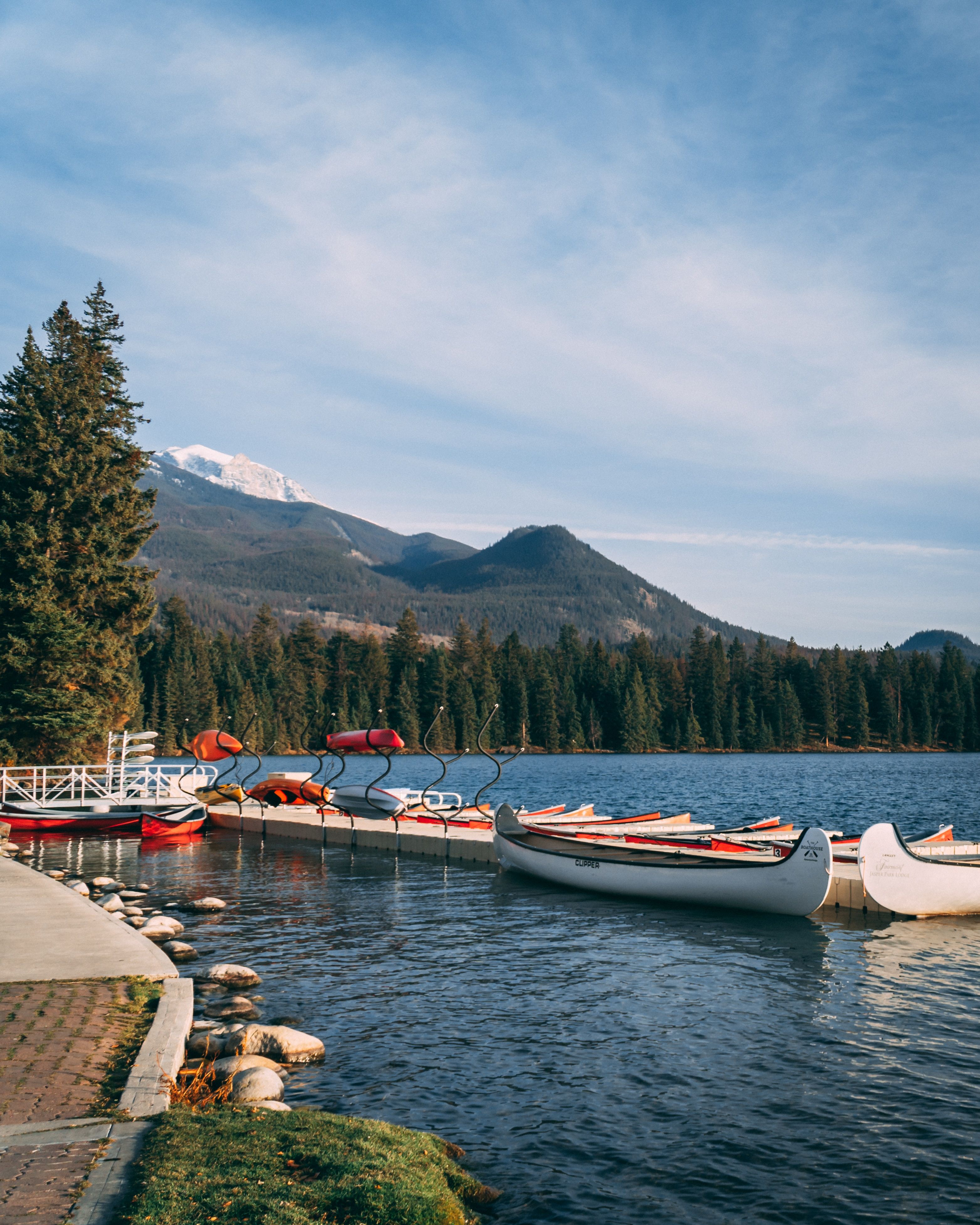 These 11 Beautiful Small Towns In Canada Guarantee An Unforgettable ...