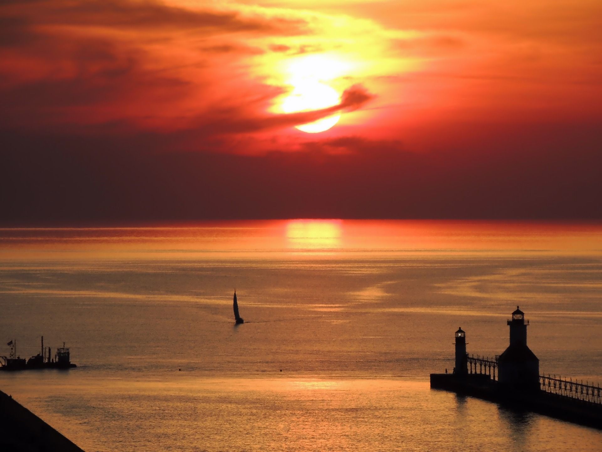 16 Amazing Facts About Lake Michigan You Probably Didn't Know
