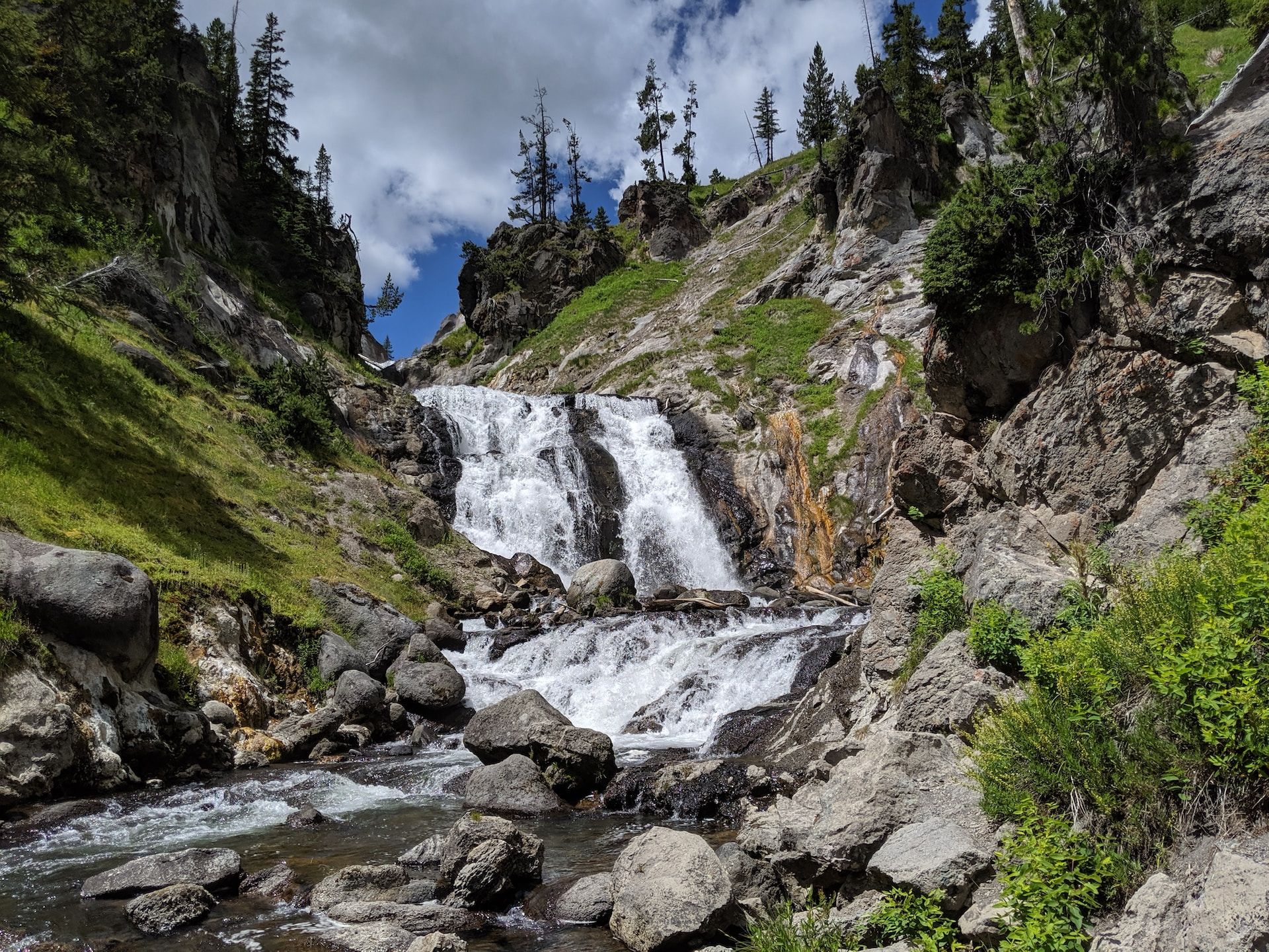 10 Best Hikes In Yellowstone That Show Off Its Scenic Beauty