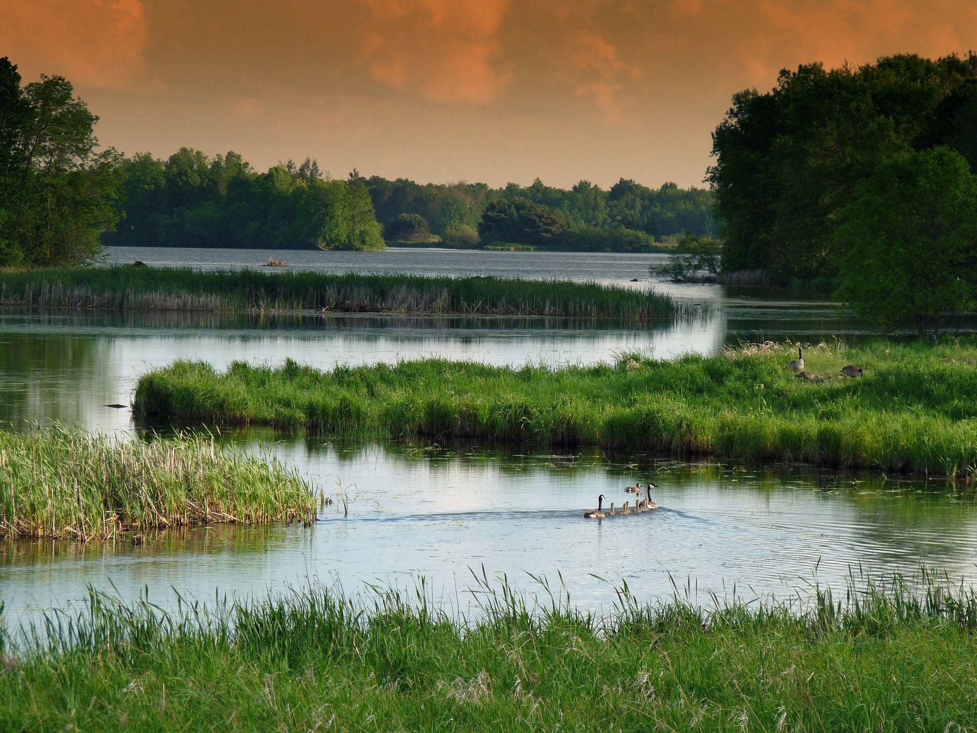 This Is Where You Can Find The Best Boating Lakes In The Midwest