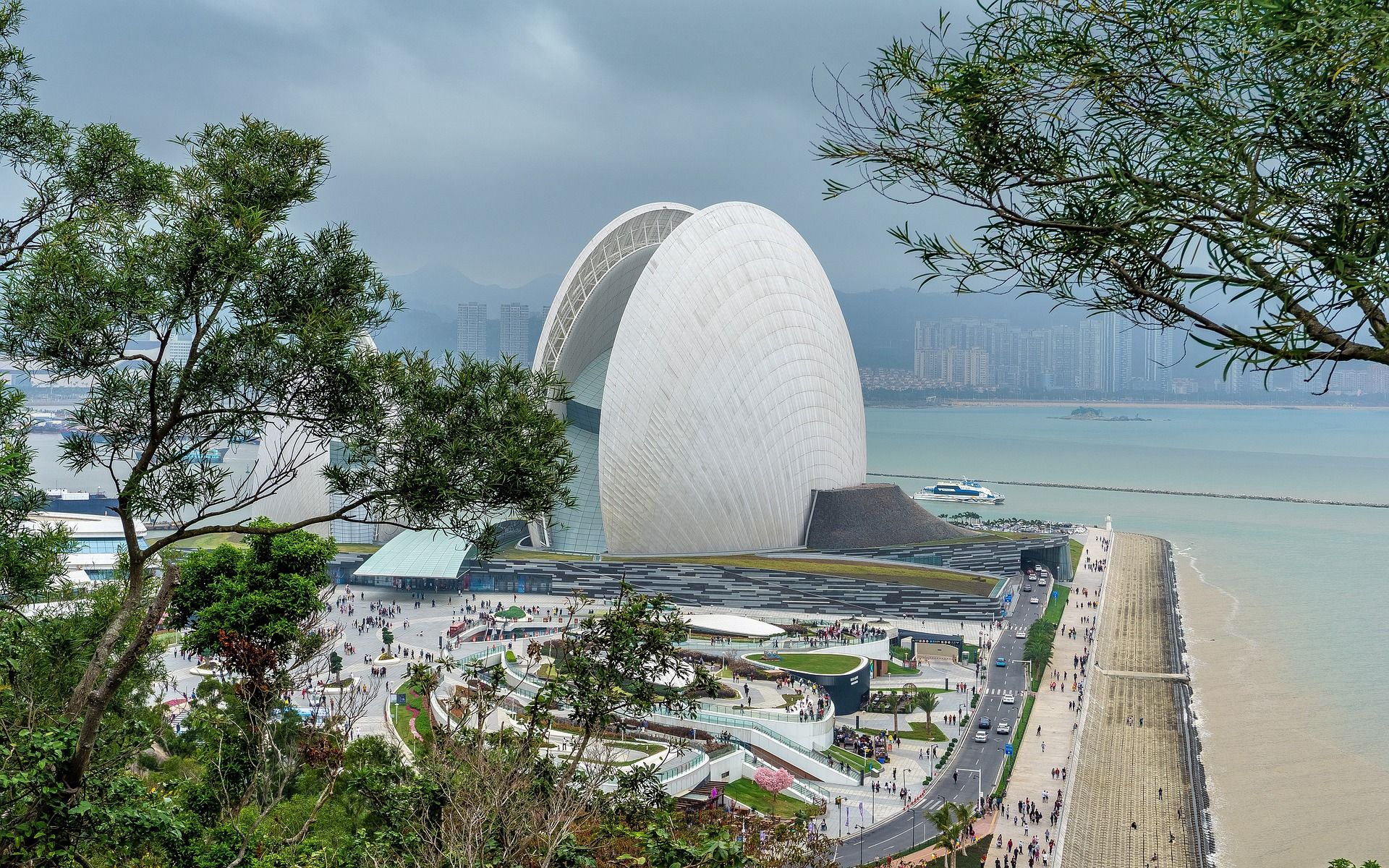 14 Best Bucket-List Aquariums In The World