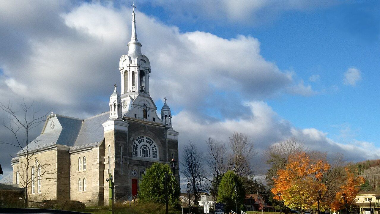 These 11 Beautiful Small Towns In Canada Guarantee An Unforgettable ...