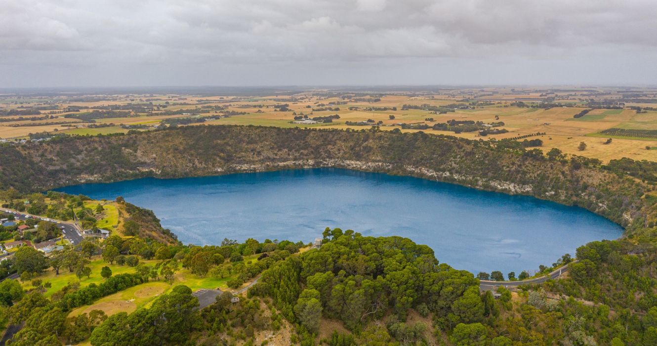 この夏に訪れるべきオーストラリアの湖トップ 10 - 世界の顔