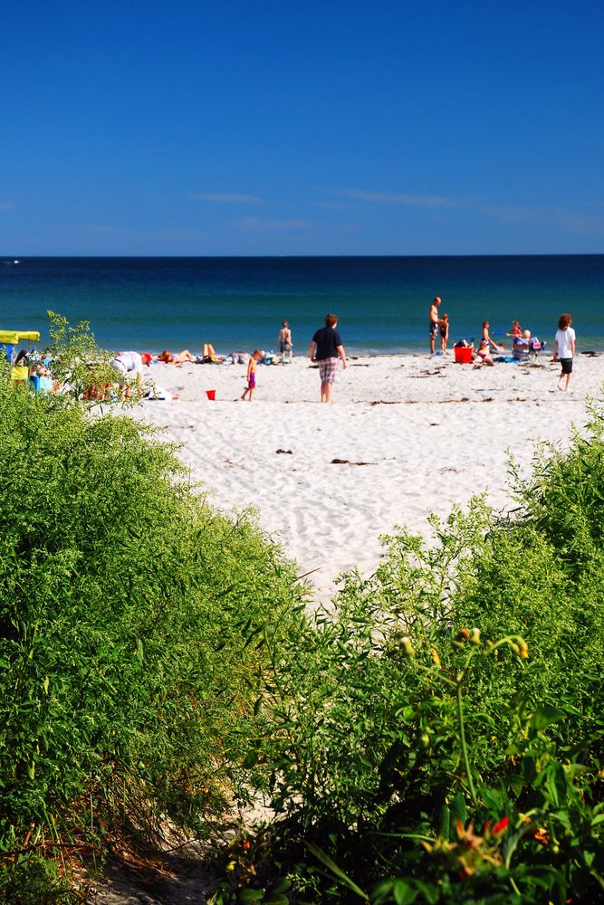 8 Beach Destinations That Are Cheaper In The Fall