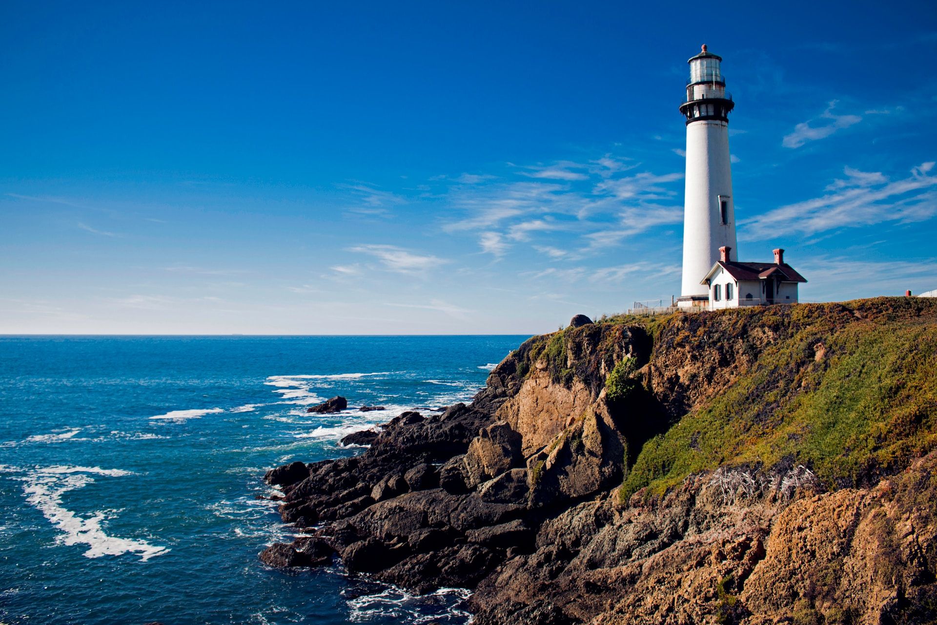 10 Most Impressive Lighthouses In The U.S.