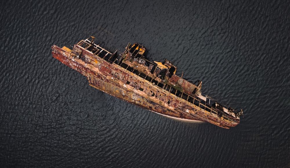 スコットランドのスカパ フローには最大規模の沈没艦隊があり、ダイバーはドイツ帝国の戦艦を探索できます - 世界の顔