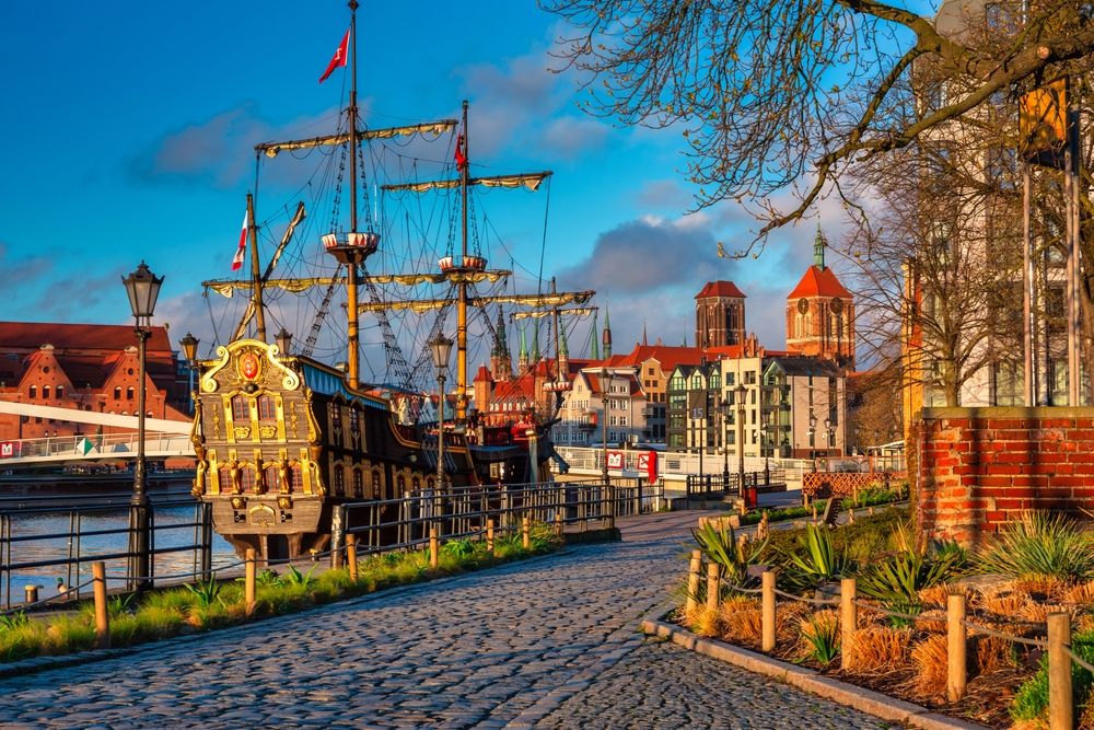 What Makes Poland's Gdańsk One Of The Most Unique & Historic Cities To ...