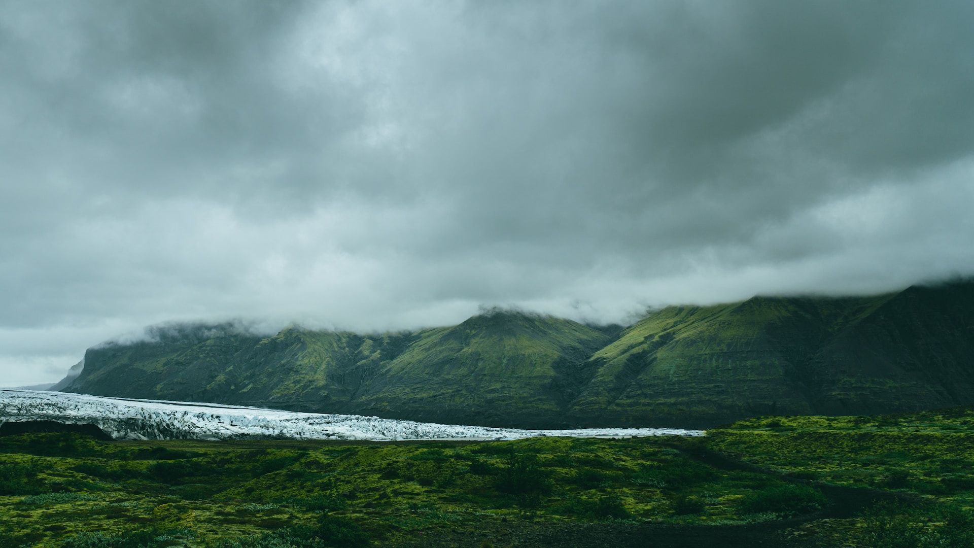Awe-Inspiring Peaks: 10 Most Beautiful Iceland Mountains You Should Visit