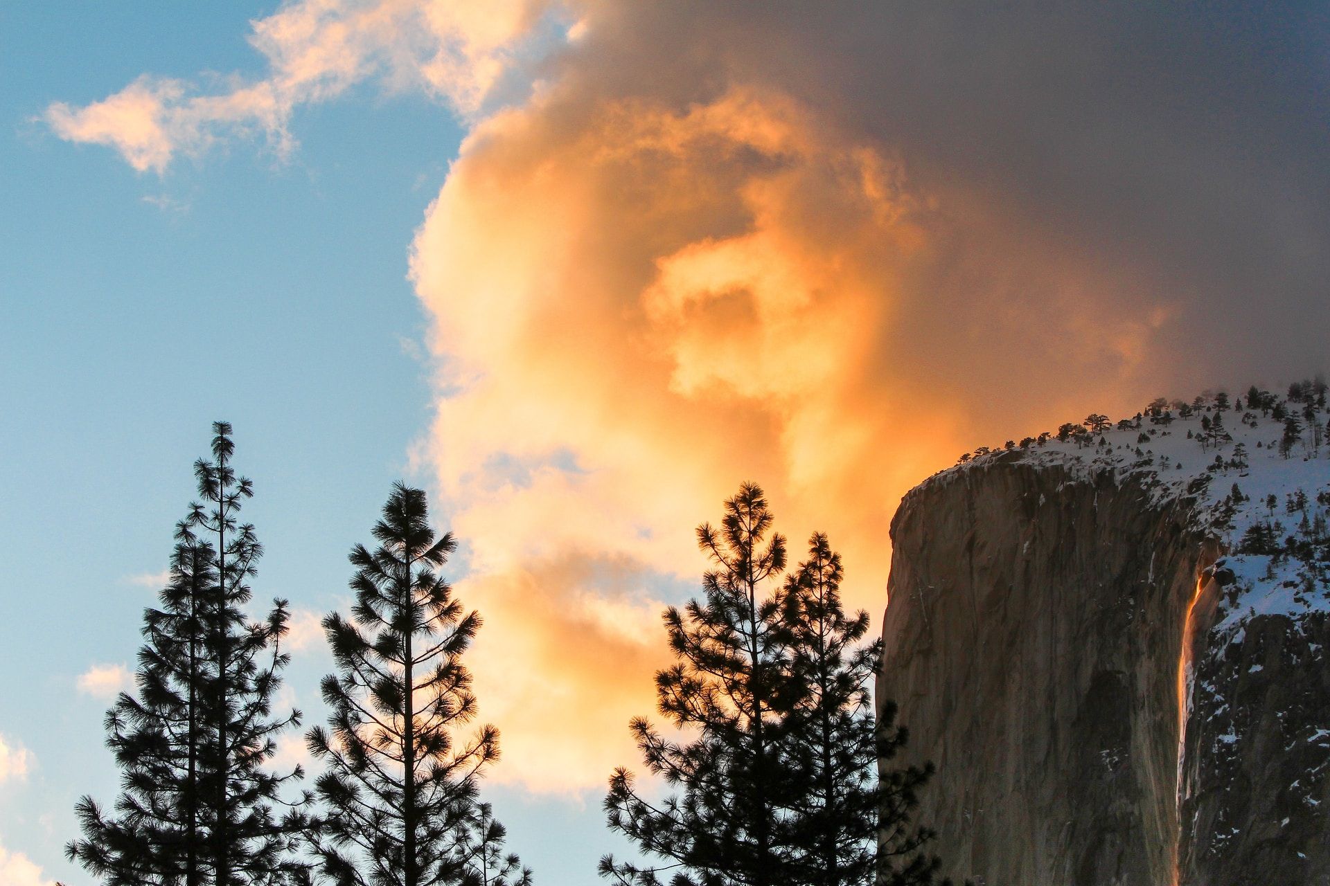 10 Amazing Facts About Yosemite's Firefall (Including When To See It)