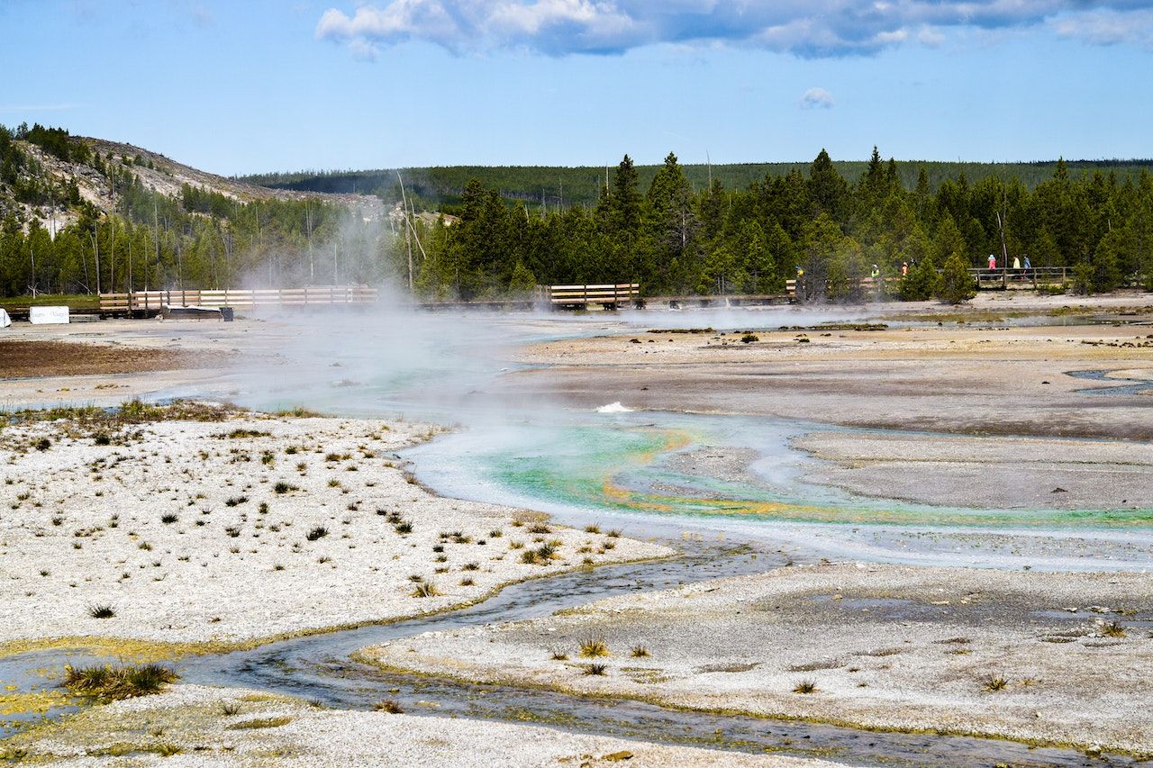 10 Best Hot Springs You Can Find In Yellowstone National Park