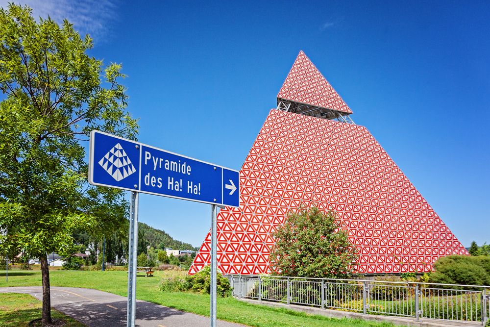 These Are The Quirkiest Landmarks In Canada (That Are Worth A Road Trip)