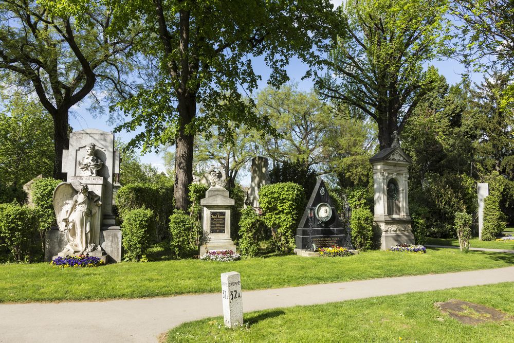 Creep City: 10 Largest Cemeteries In The World That Will Make You Feel ...