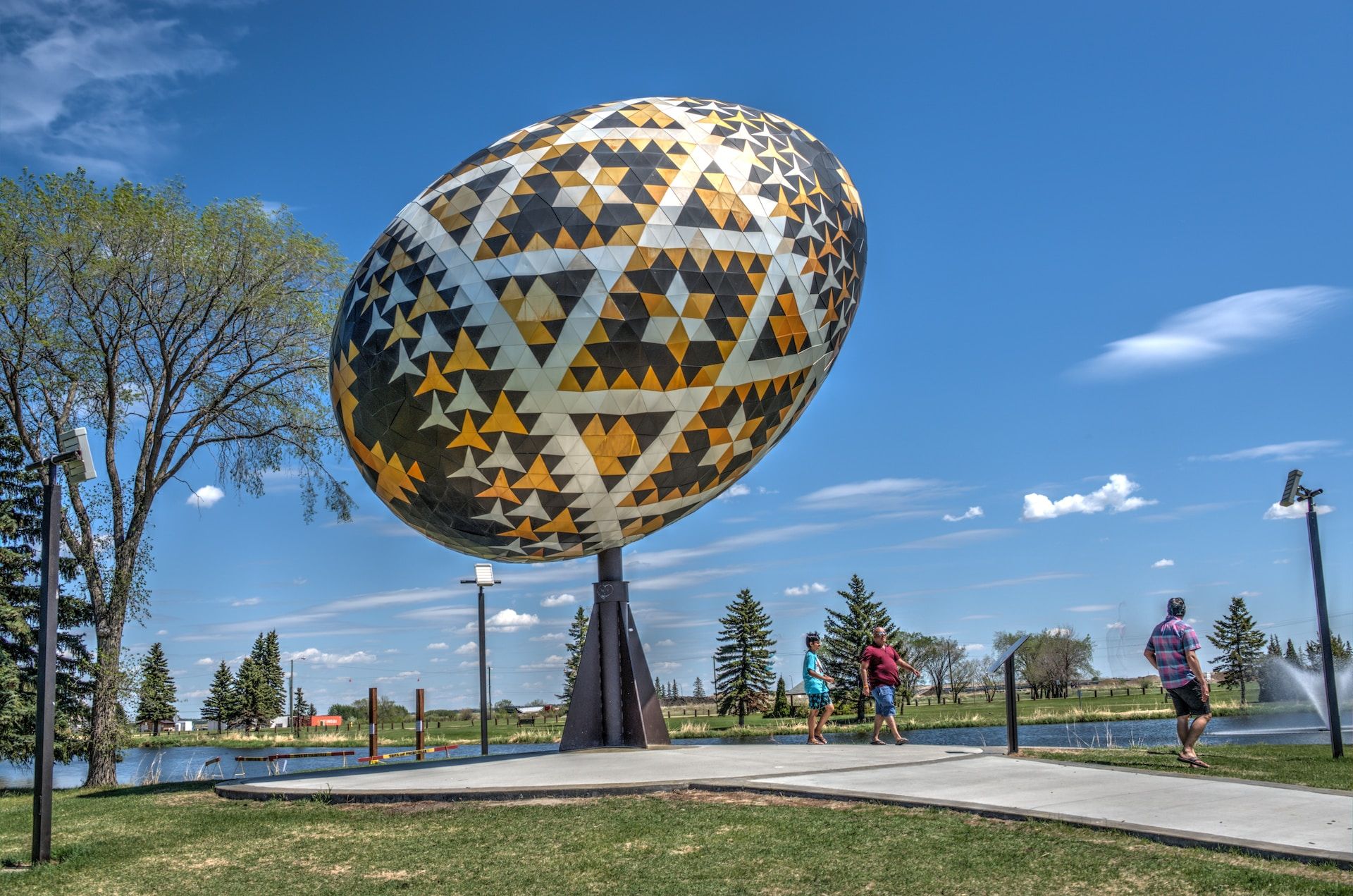 These Are The Quirkiest Landmarks In Canada (That Are Worth A Road Trip)