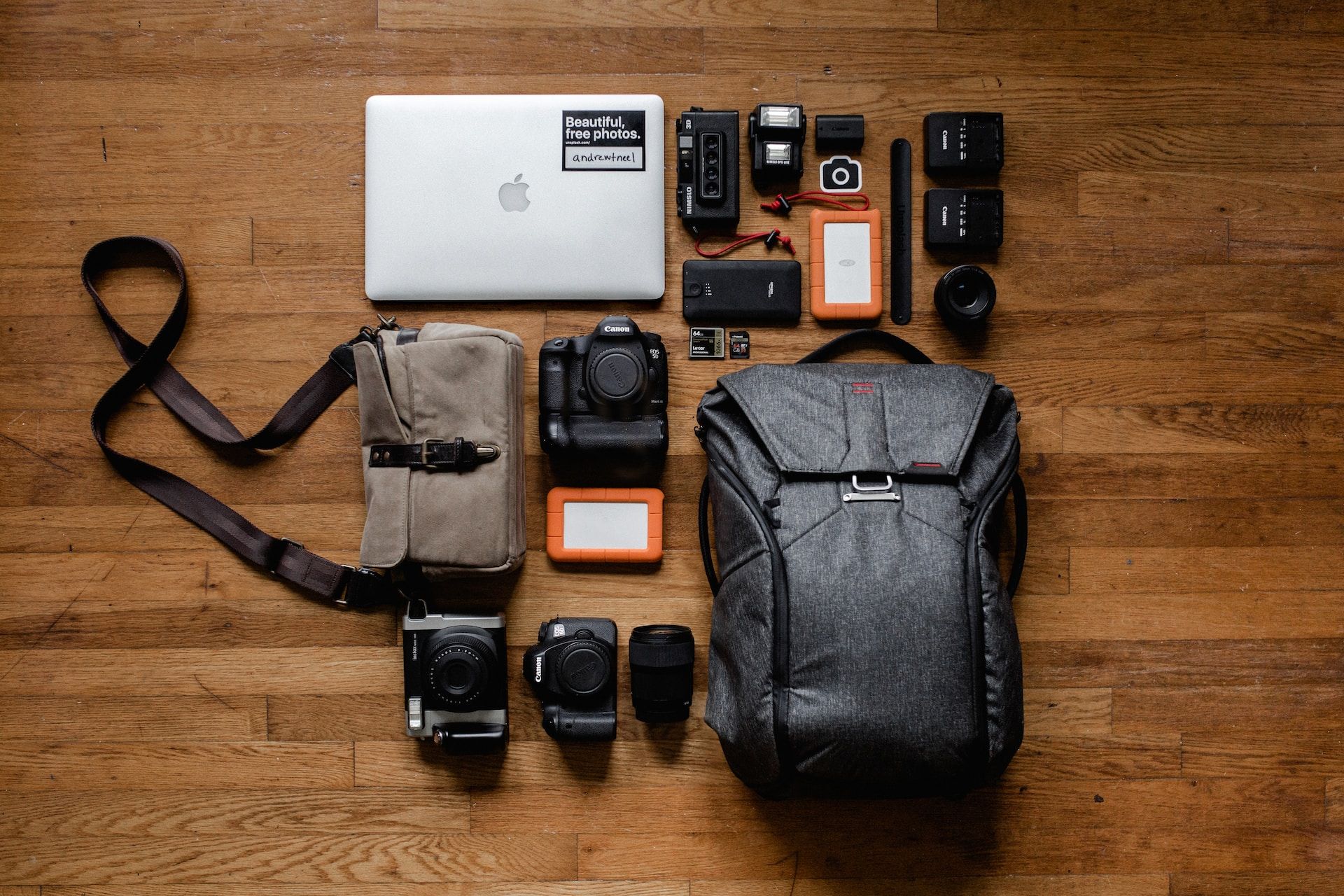 10 Brilliant Ways To Carry More Things While Hiking (Including Your Phone)