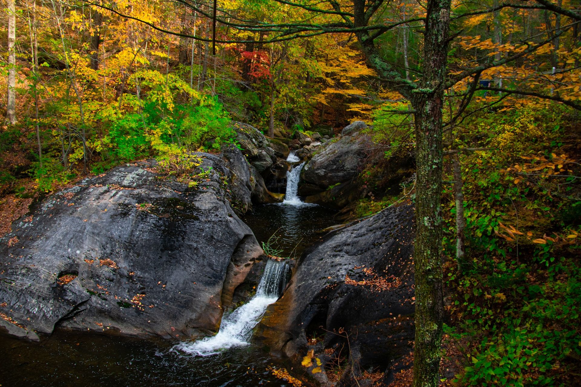 10 Most Affordable Towns To Visit In New England During The Fall