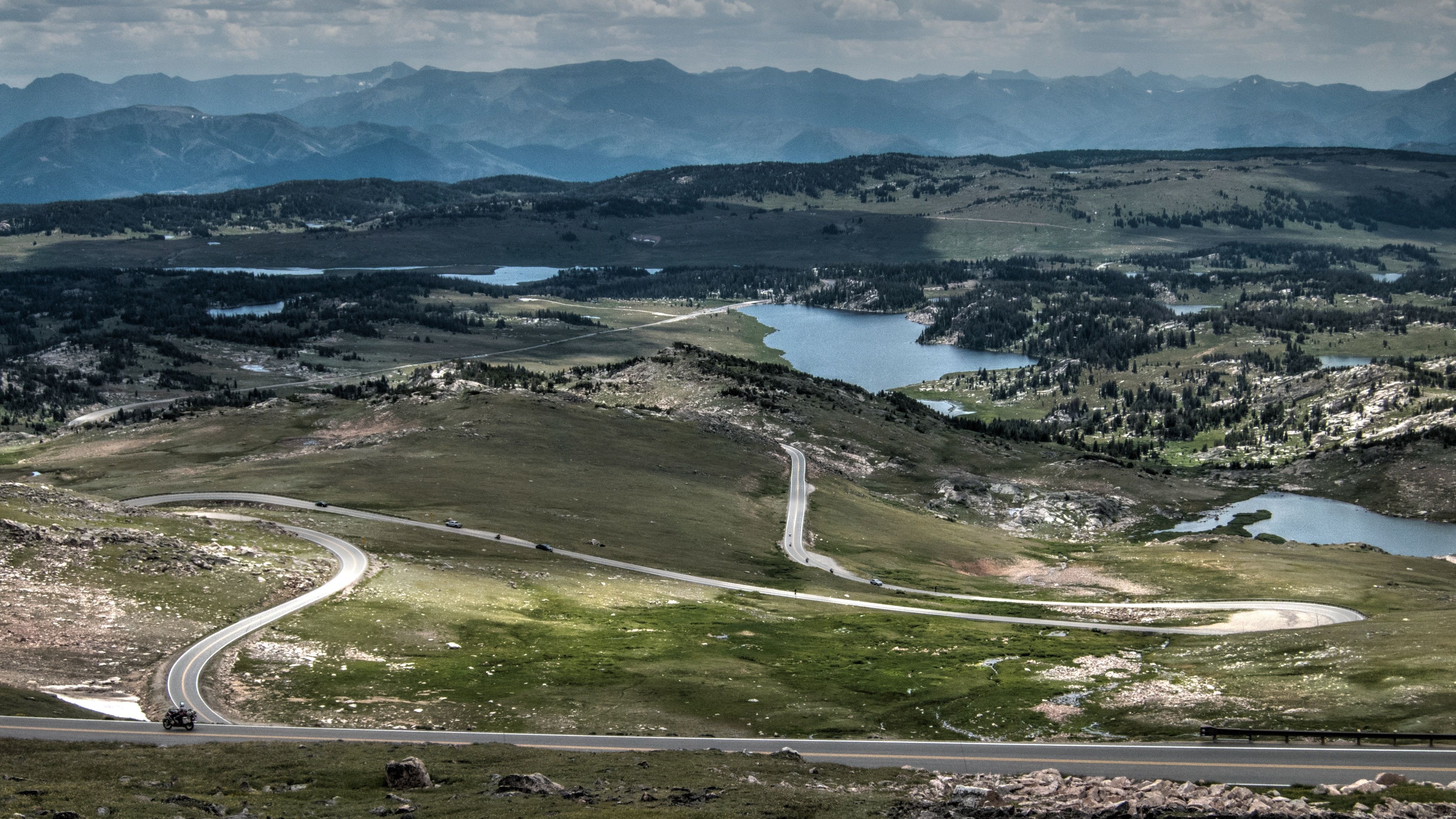 Driving Vs. Hiking: What To Know About The Beartooth Mountains ...