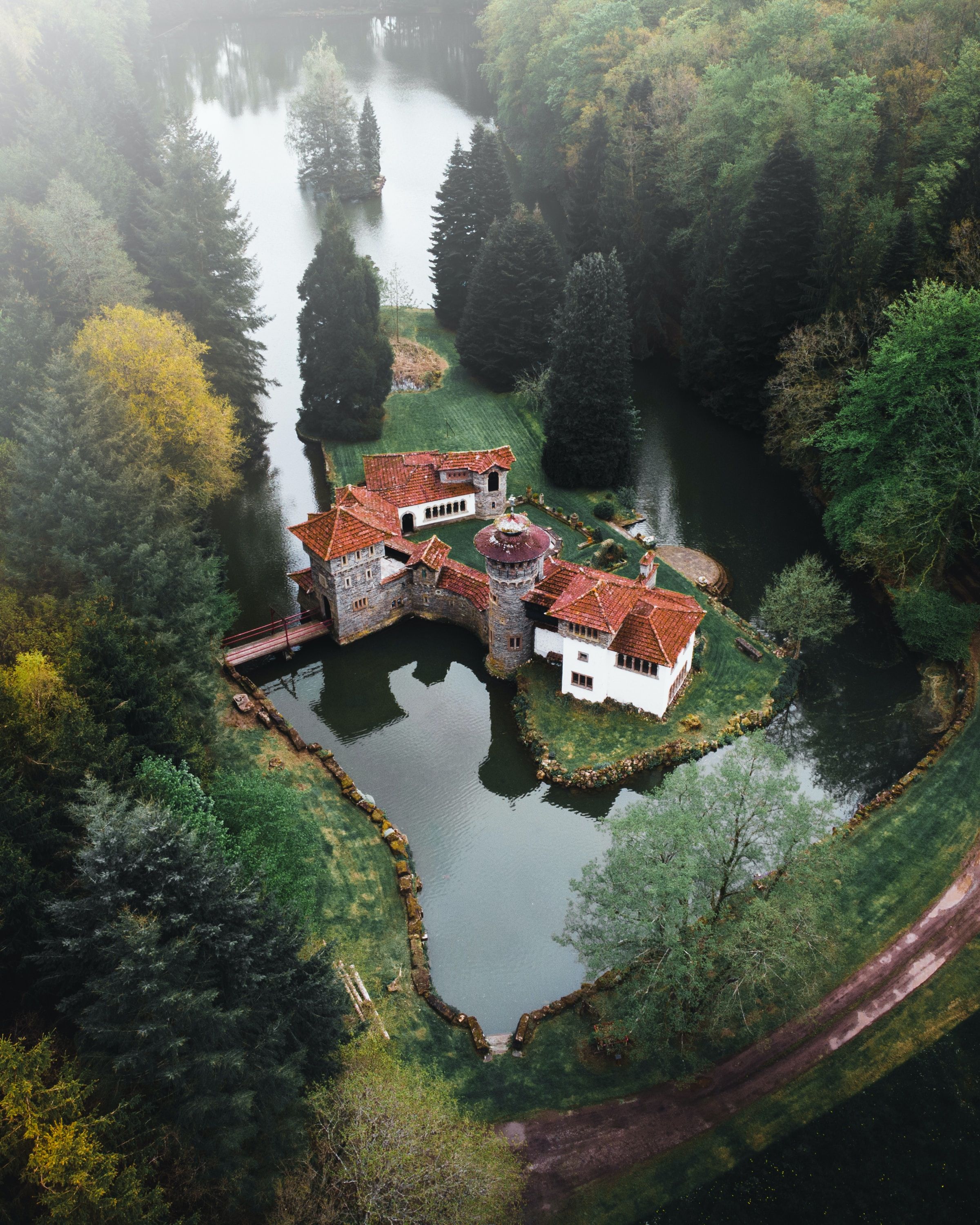 10 Reasons To Visit The Richest Country In The World
