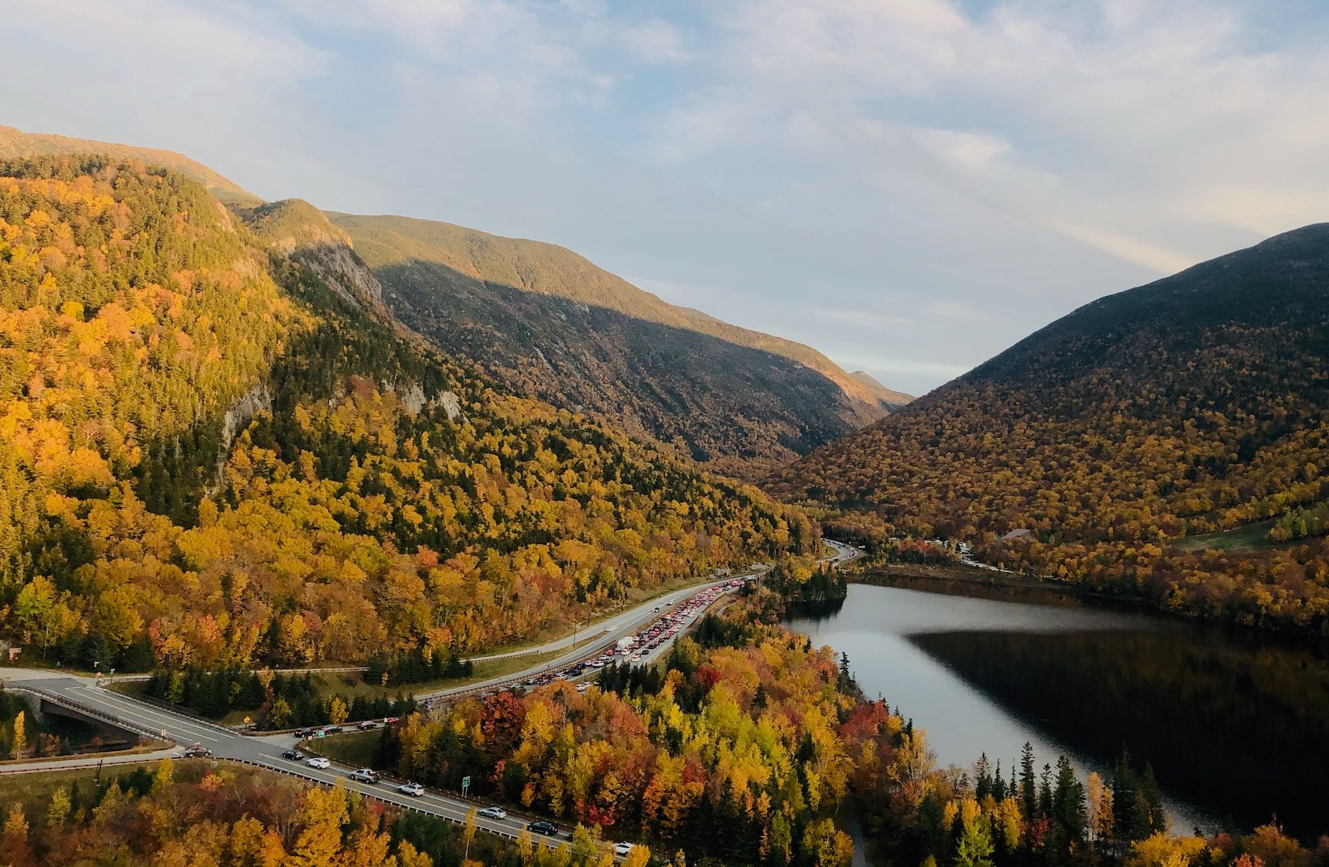 10 Perfect Fall Foliage Hikes To Take In New Hampshire