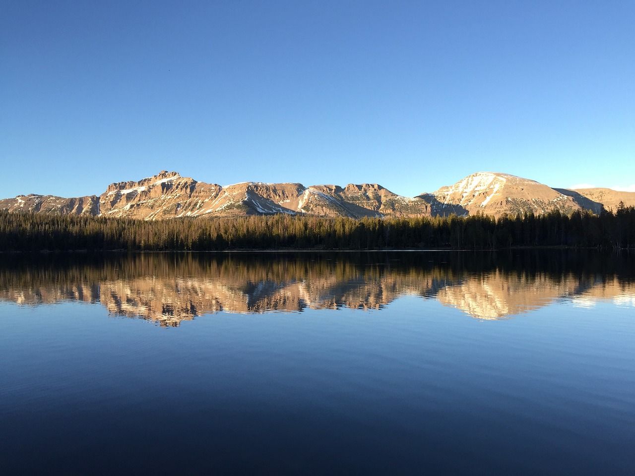 10 Utah Lakes That Are Worth All The Hype They Generate