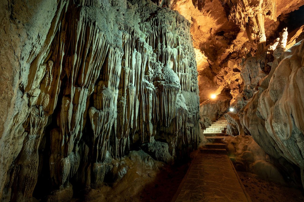 10 Caves In Maine You Didn't Know Existed (& How To Find Them)