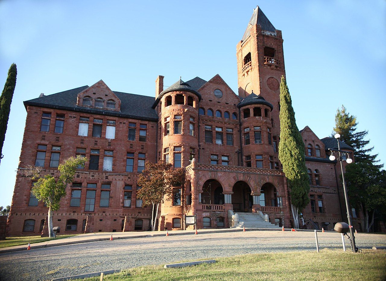 10 Breathtaking Castles In California (That You Can Visit)