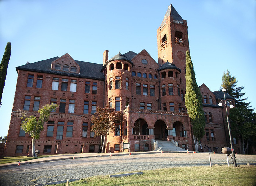 10 Breathtaking Castles In California (That You Can Visit)