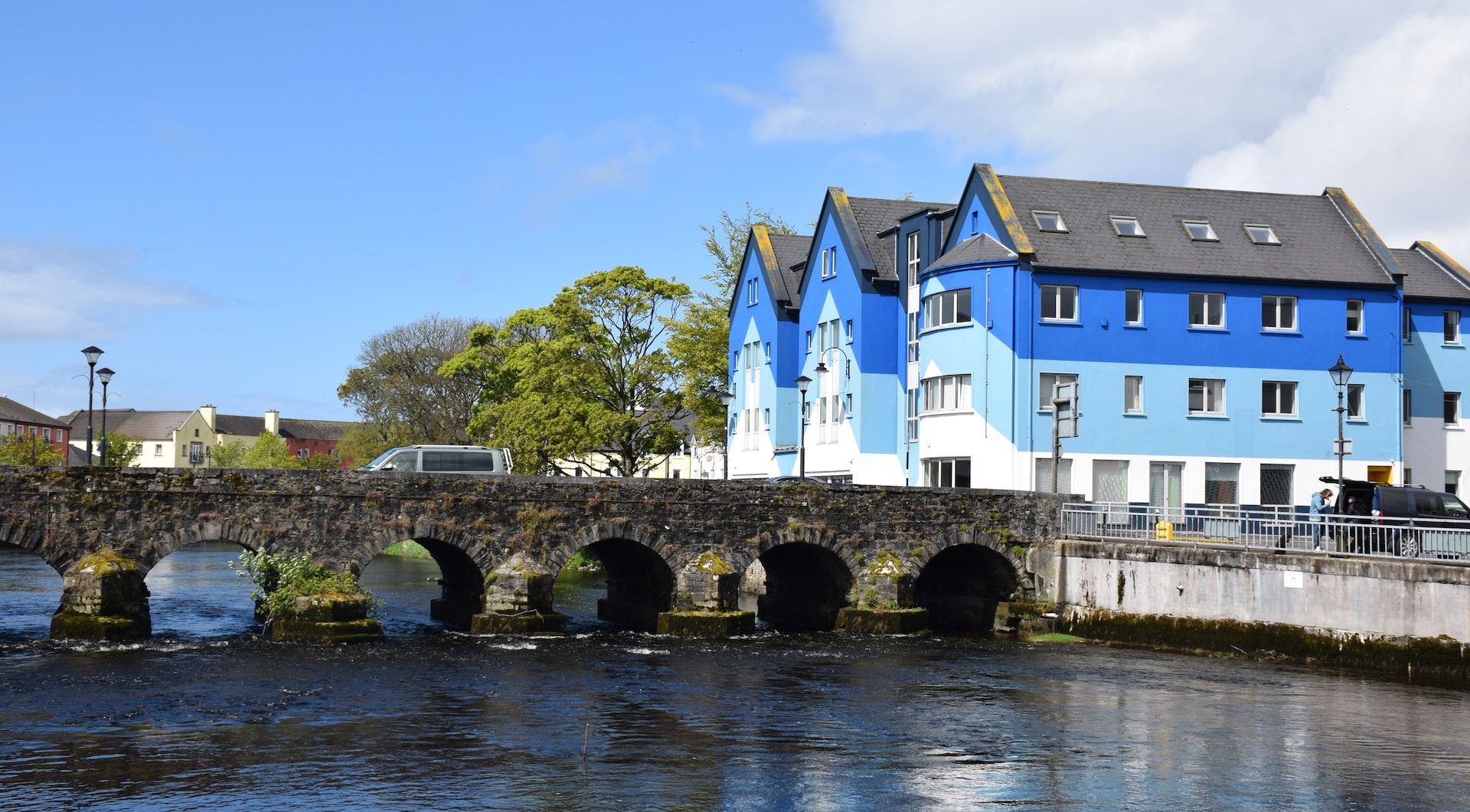 Check Out These 10 London To Dublin Road Trip Stops For A Scenic Journey