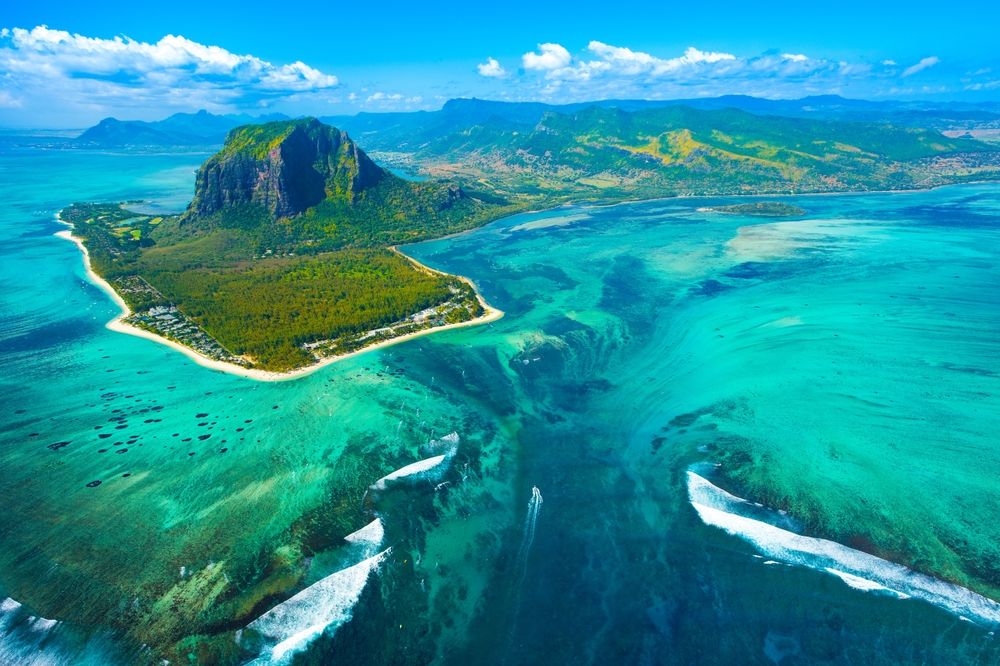 The Miraculous History Behind How Mauritius' Stunning Underwater ...