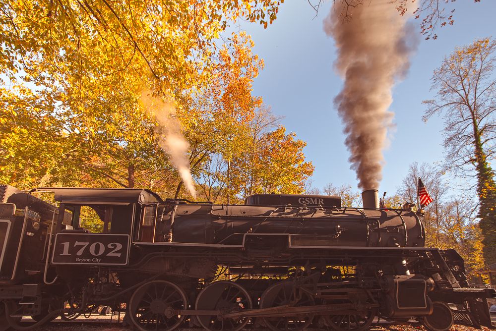 Great Smoky Mountains Railroad: What Makes This The Most Scenic Fall ...