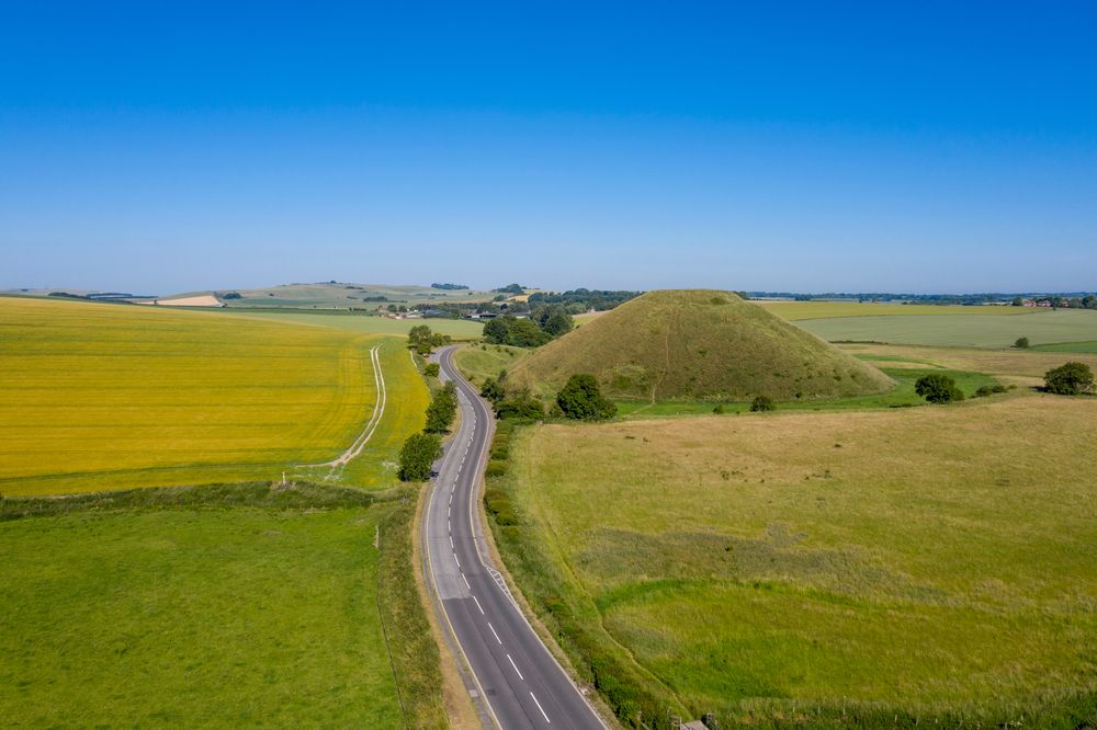 Silbury Hill Is The Largest Prehistoric Mound In Europe - The Size Of ...