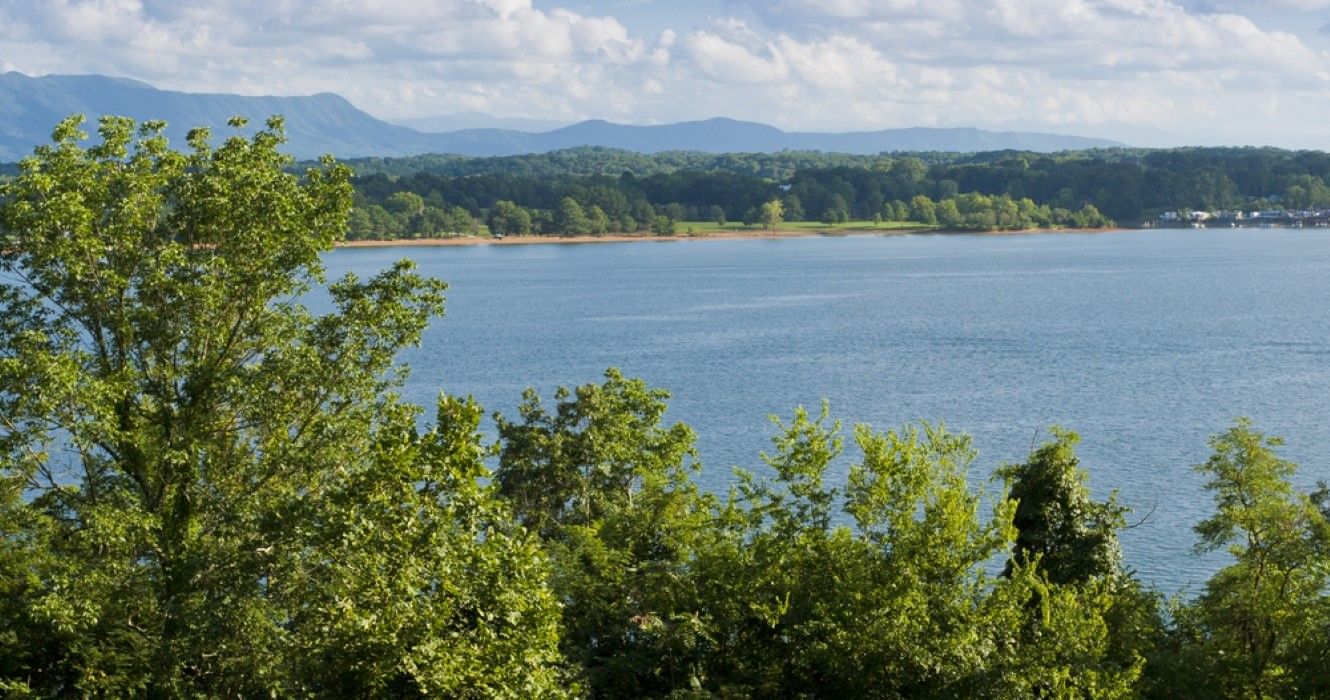 These 10 Stunning Lakes In Tennessee Boast Beautiful Sandy Beaches