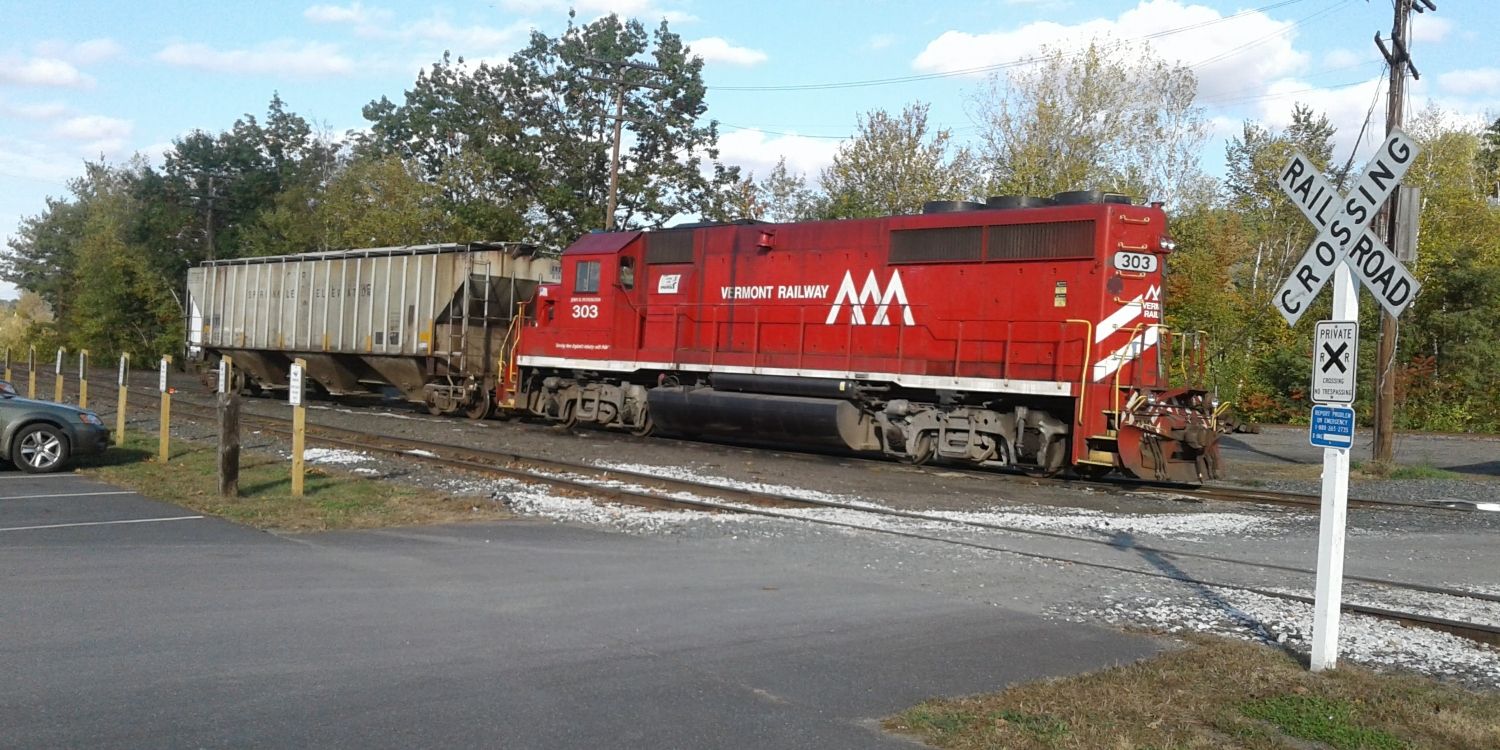 10 Super Local Train Routes That Are As Scenic As They Get In The Fall