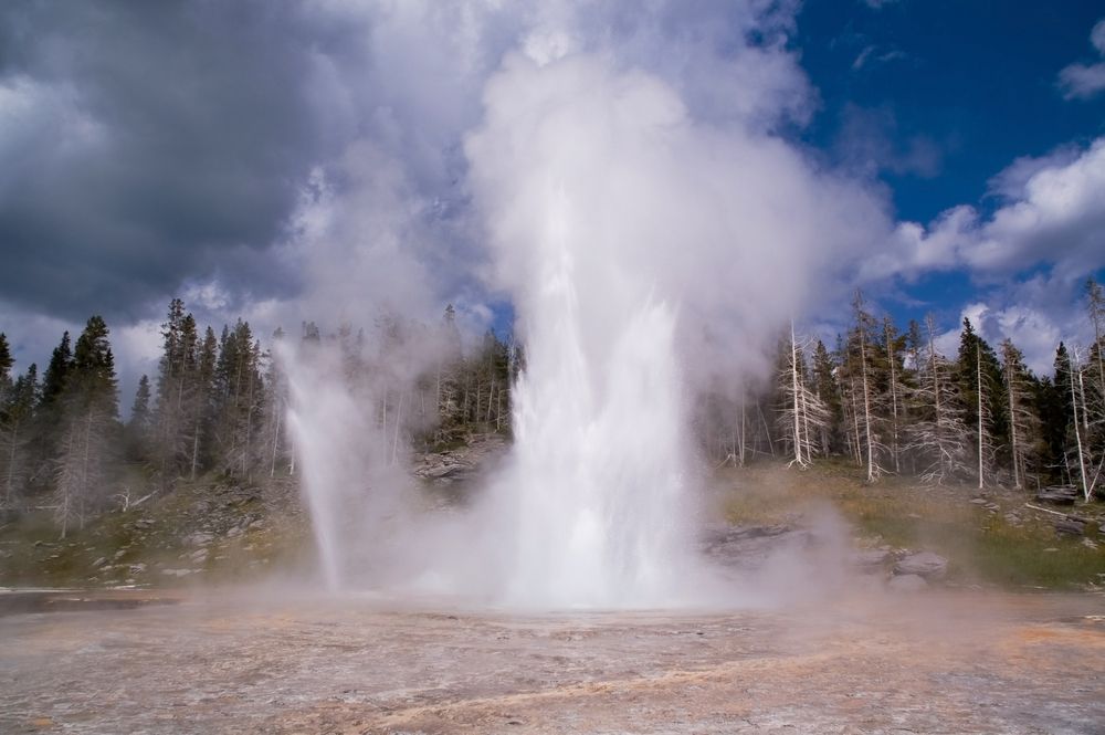 10 Best Geysers & Other Hydrothermal Attractions Worth Seeing In ...