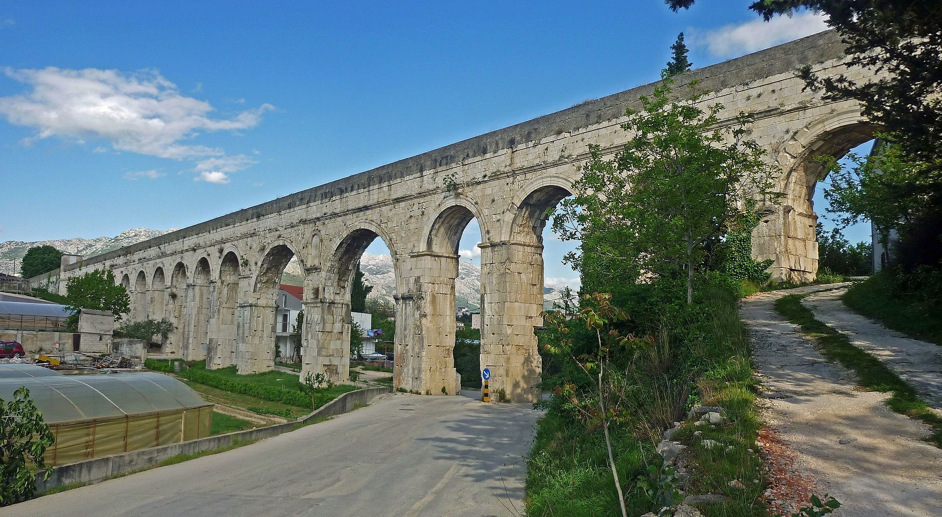 10 Great Roman Aqueducts Worth Seeing Today