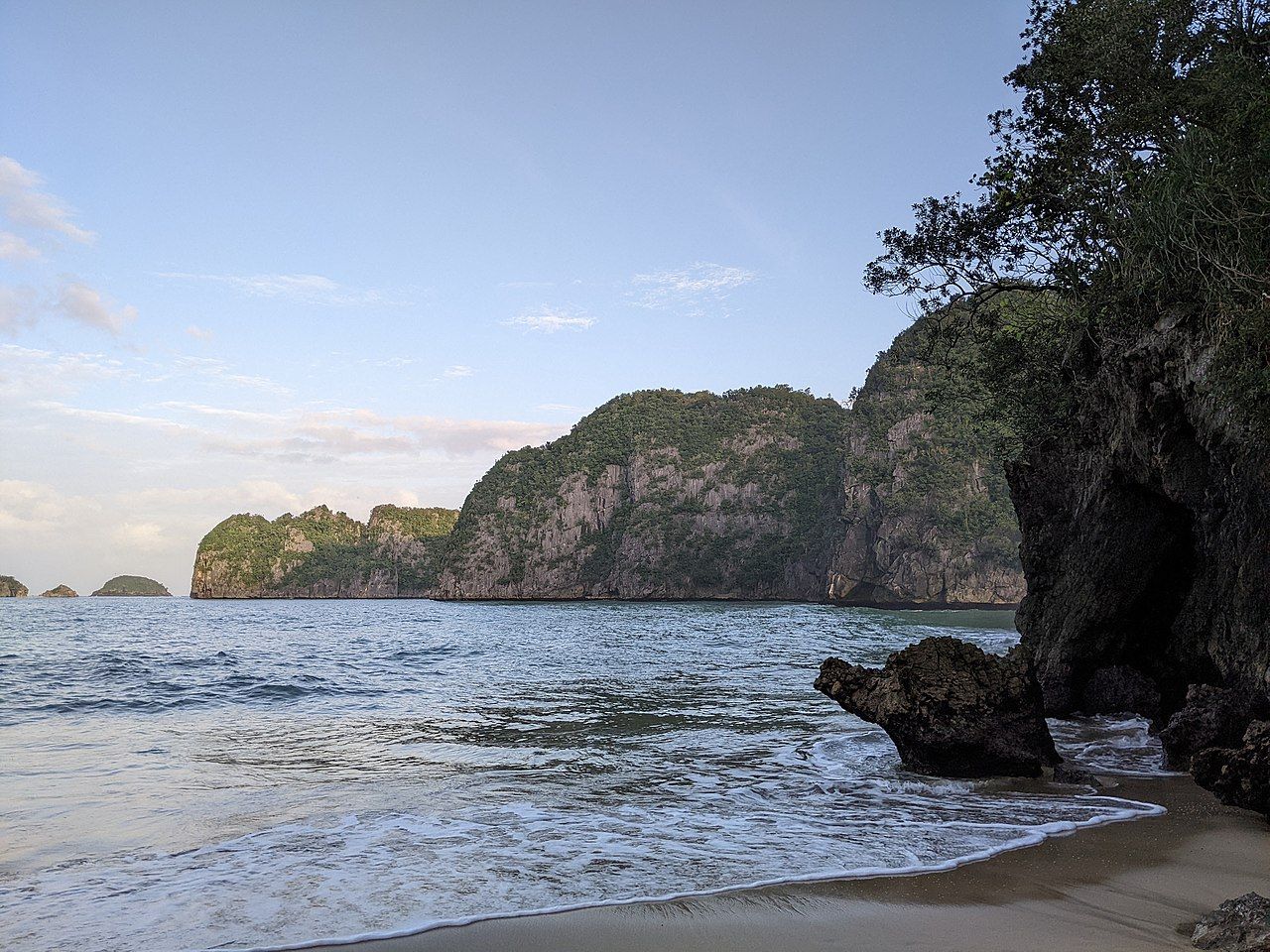 10 Most Beautiful Beaches In The Philippines Worth A Flight