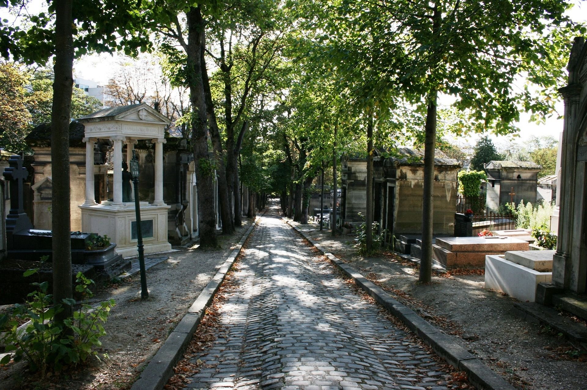 Visit Père Lachaise Cemetery In Paris And Find Out Why It's The Most ...