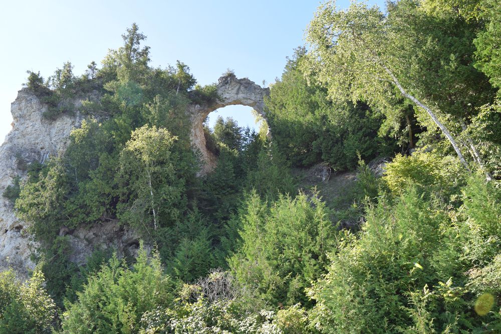 The Arch Rock In Mackinac Island Is One Of The Top Attractions & Can Be ...