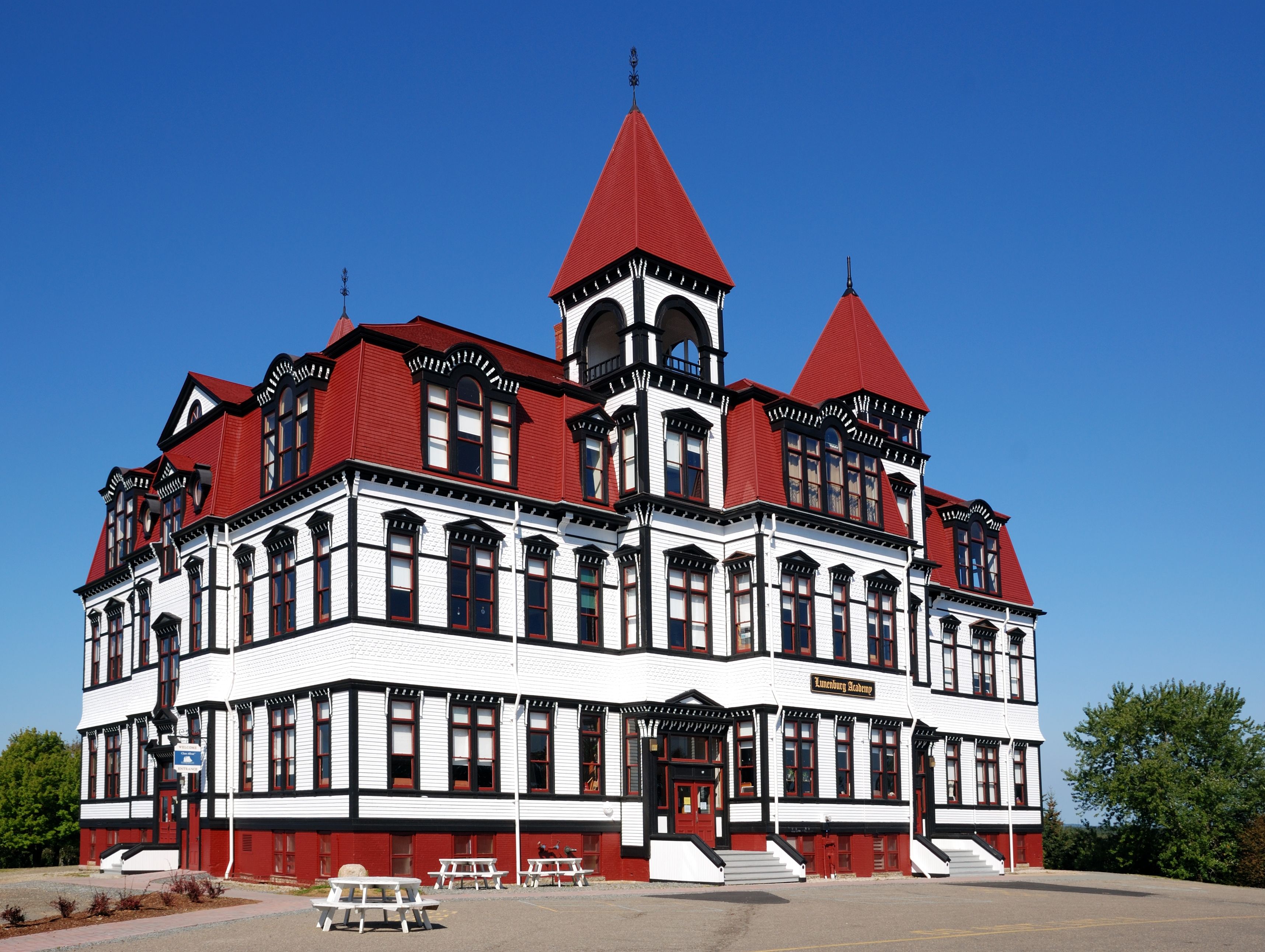 10 Best Places to Visit at The UNESCO site Of Lunenburg, Canada