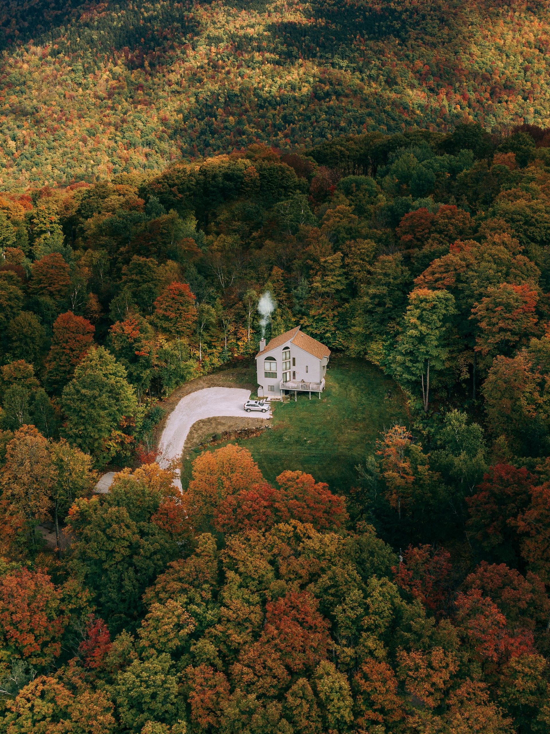 10 Bennington, Vermont, Hotels To Book For A Memorable Fall Stay